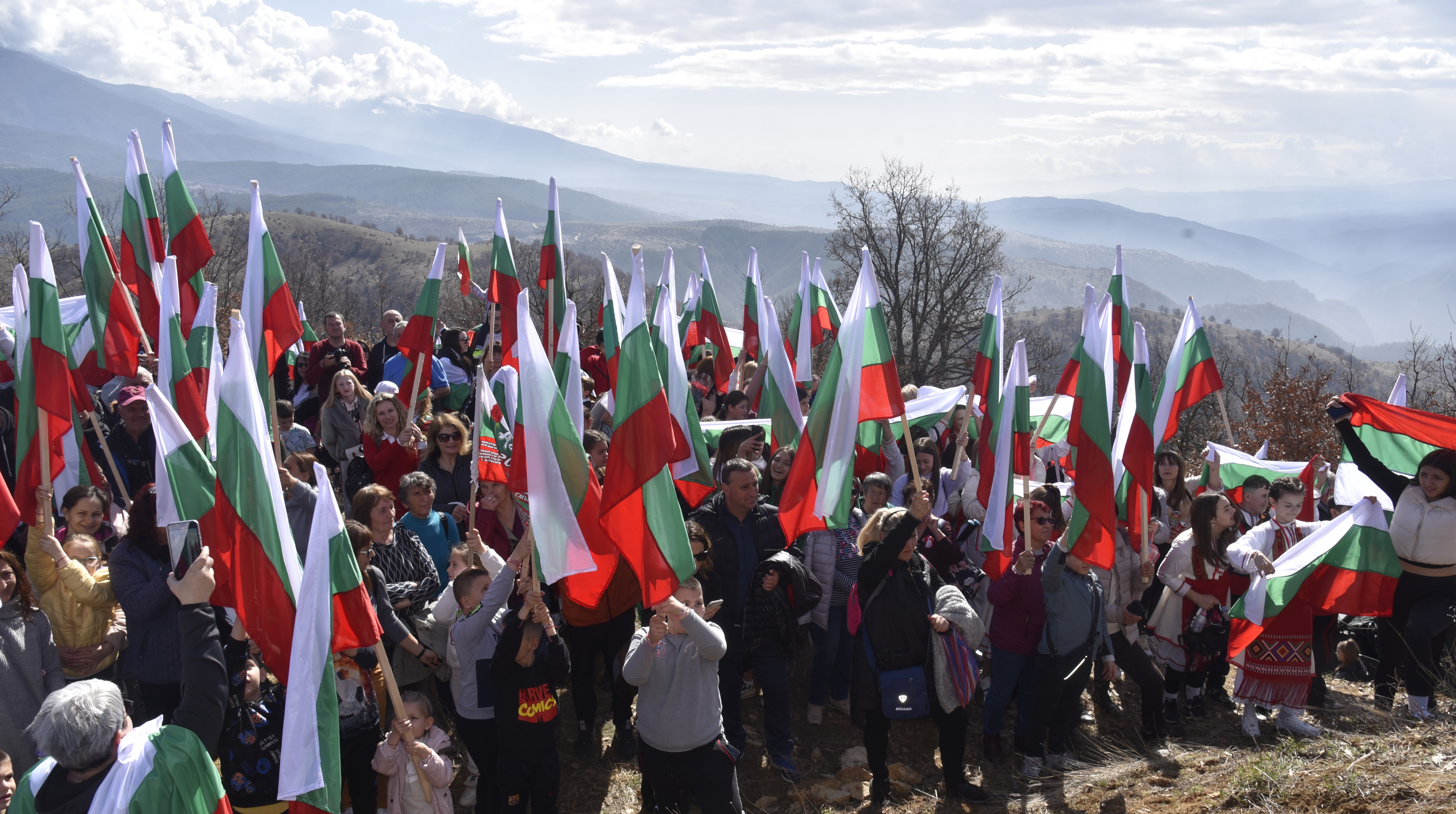 Община Симитли осигурява безплатен транспорт за желаещите да се включат ...